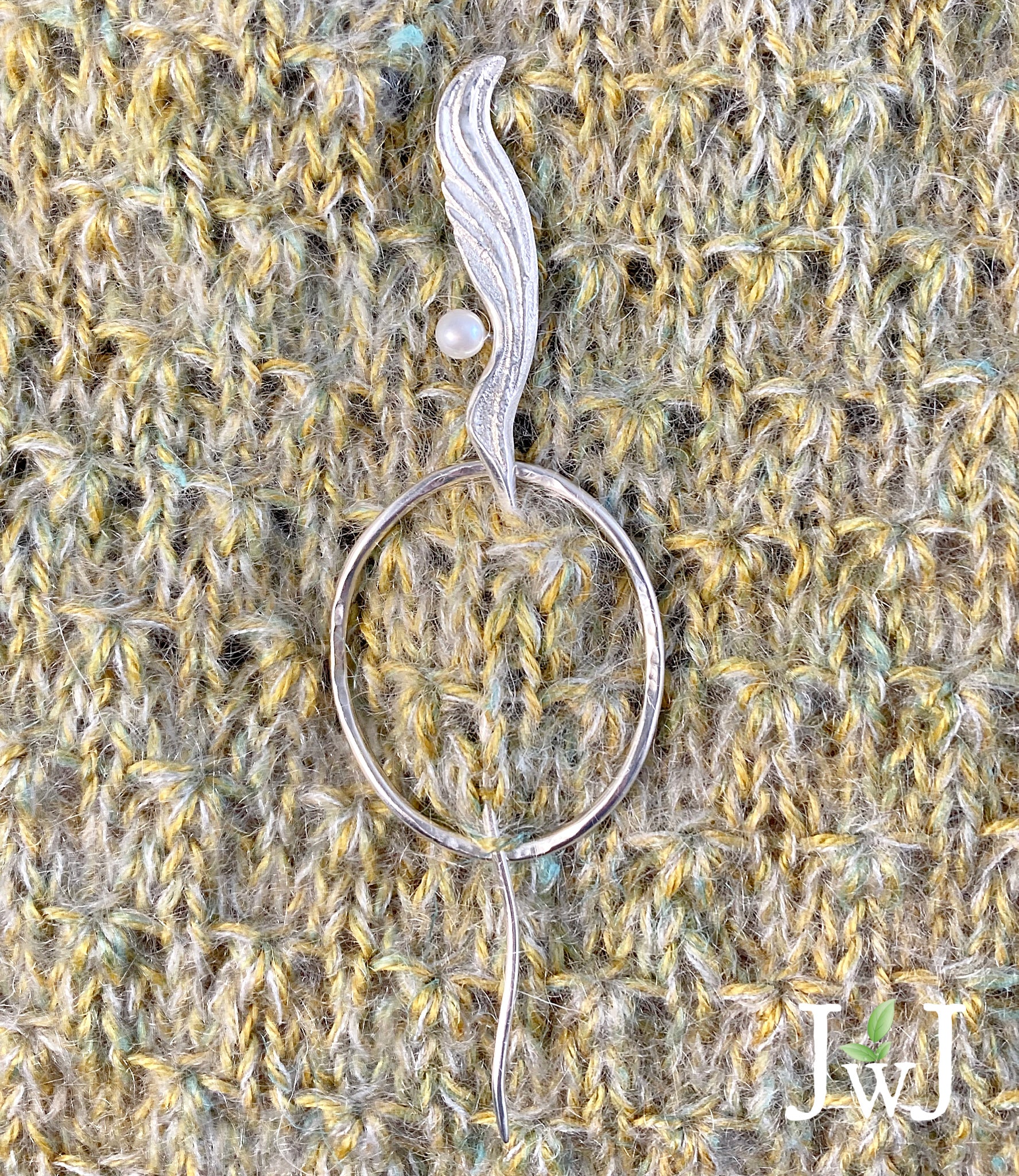 White Pearl Ripple Wave Shawl Pin – Jeanette Walker Jewellery